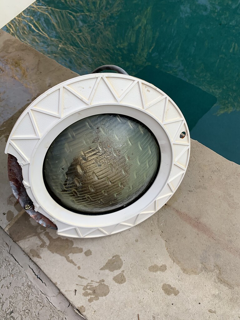 Identify light and appropriate replacement - Pool Equipment - Inyo Pool ...