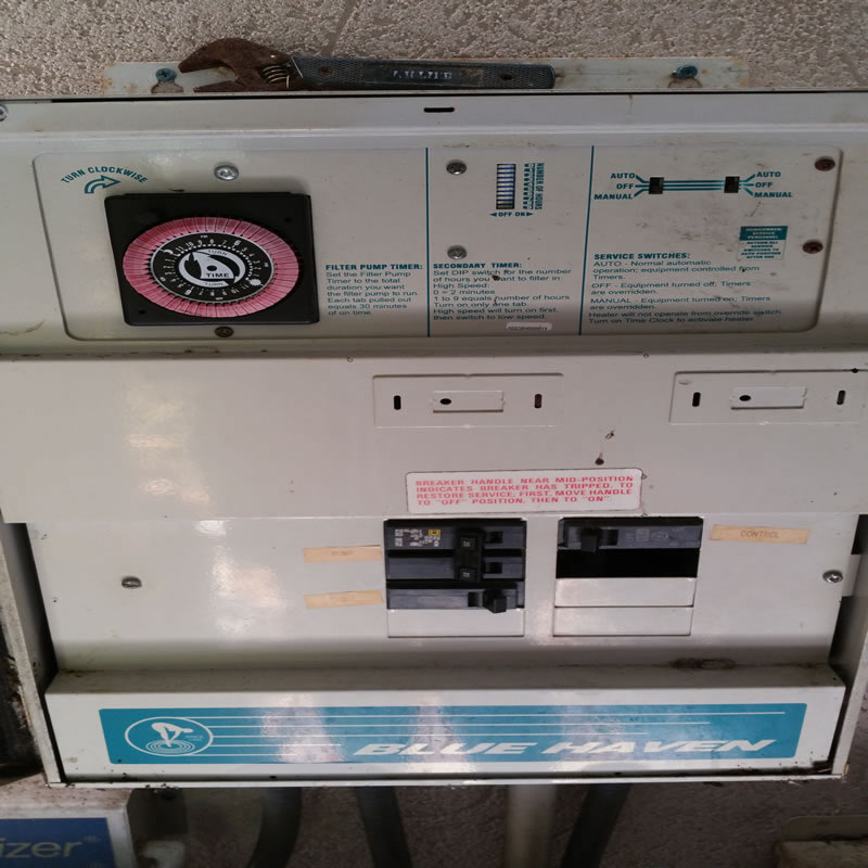 Manual switch - Pool Equipment - Inyo Pool People