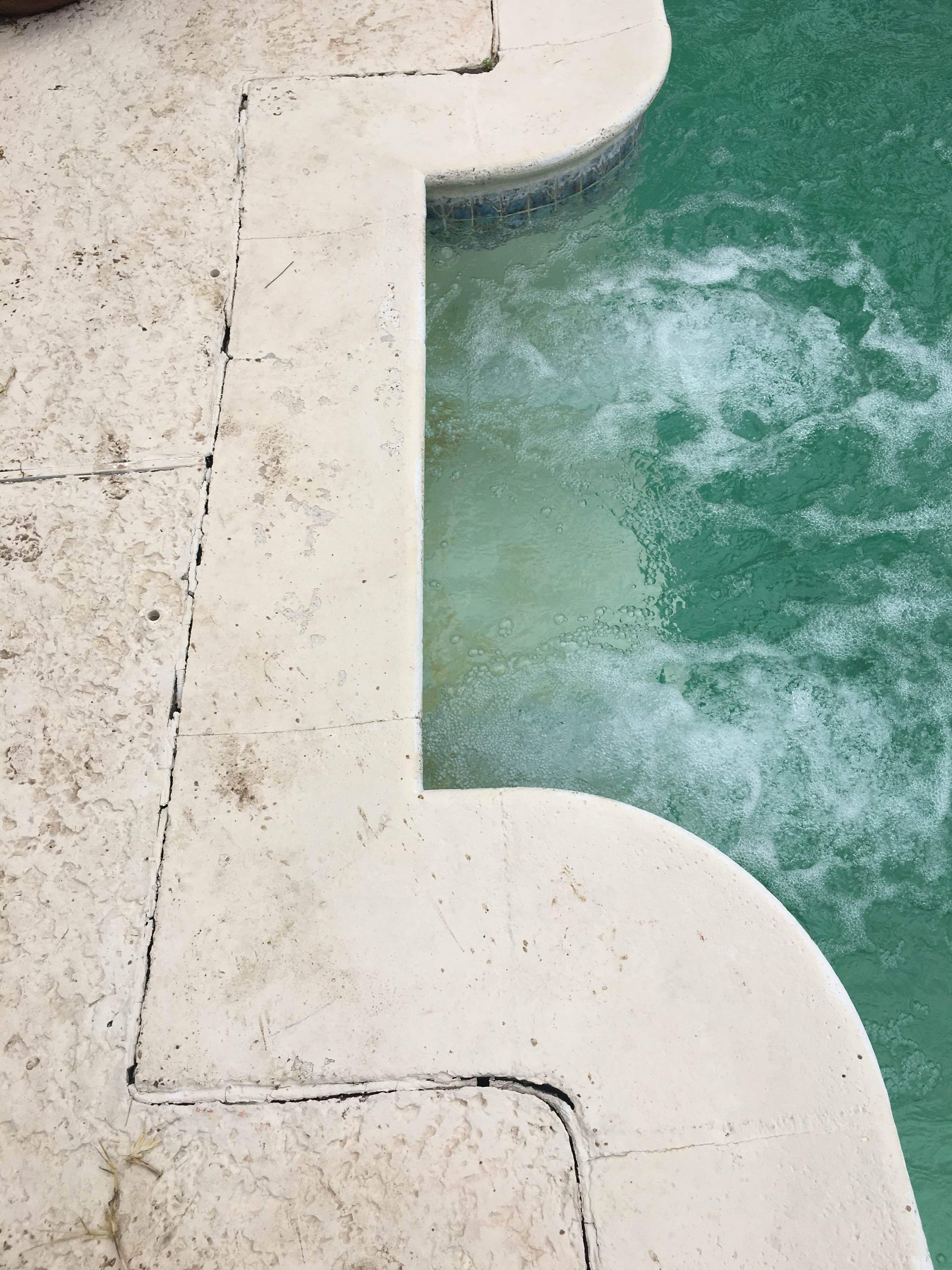 Air bubbles - Pool Construction - Inyo Pool People