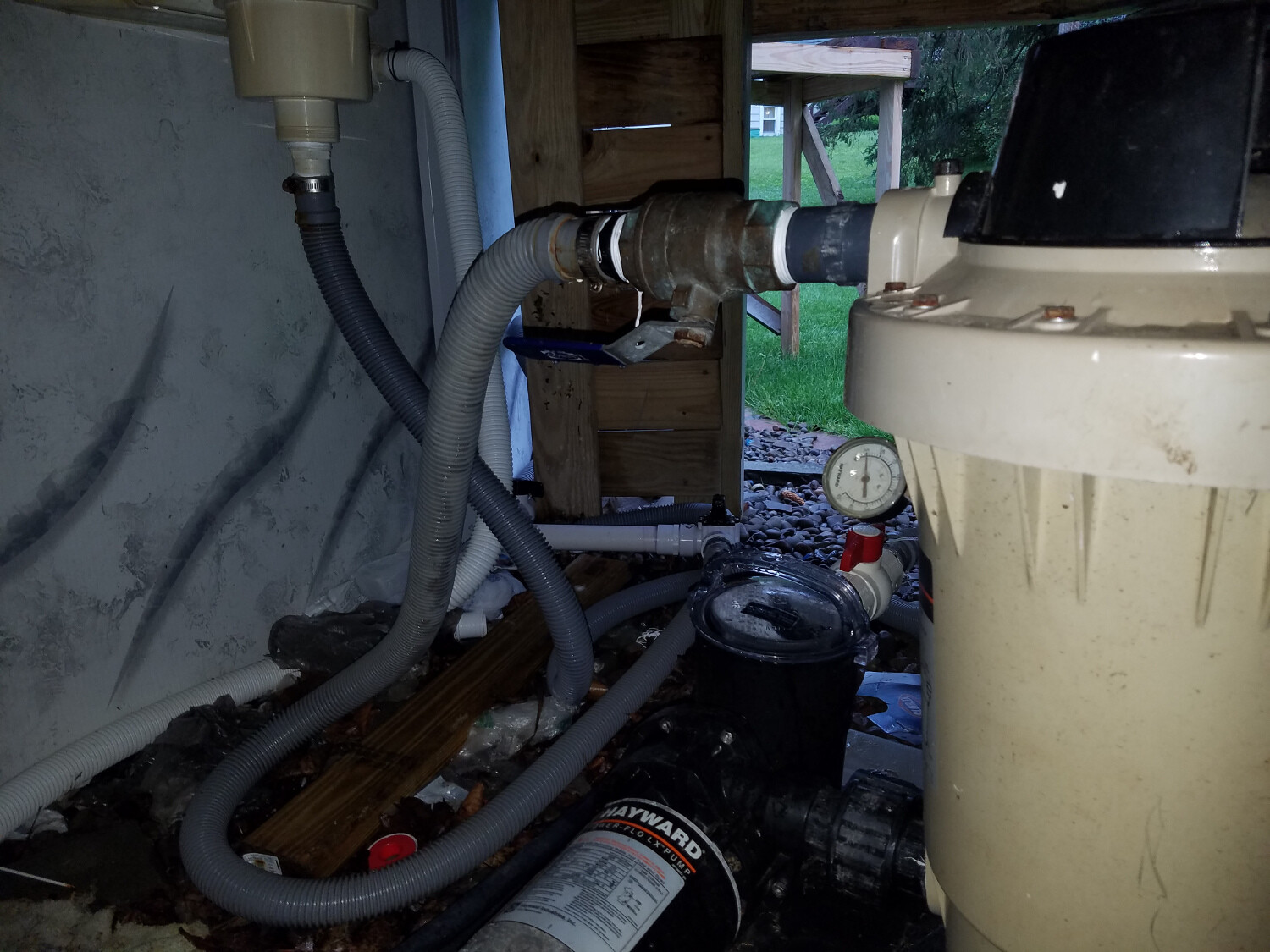 new pump with hayward ec40 de filter and solar panals - Pool Equipment ...
